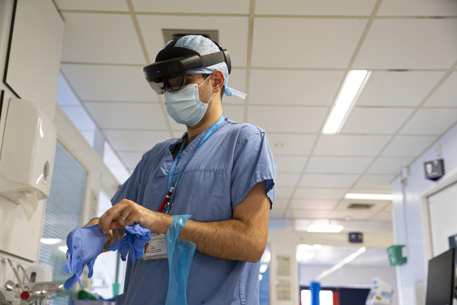Imperial College Healthcare NHS Trust uses HoloLens to protect doctors amid coronavirus pandemic